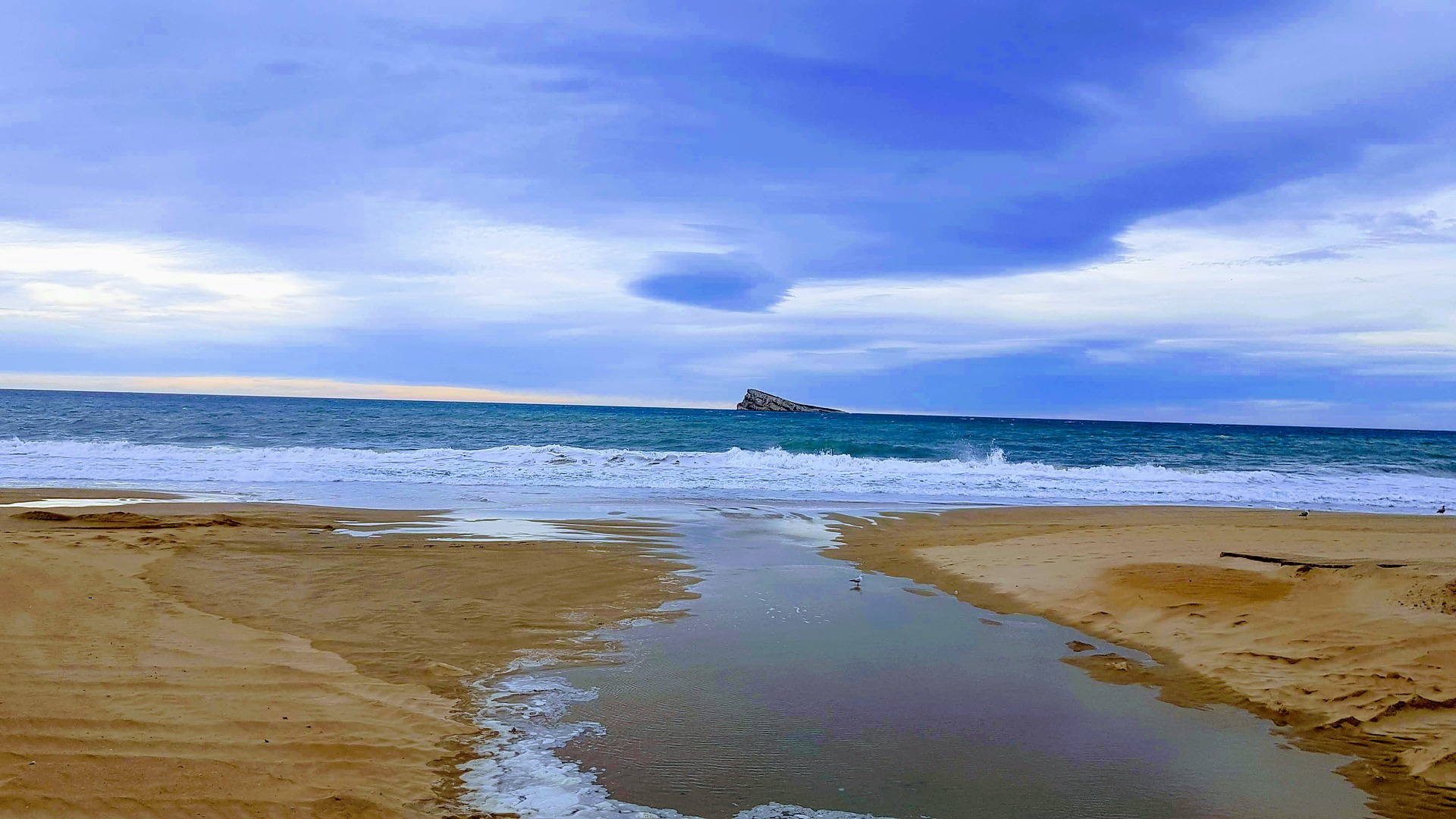 ¿Cómo se llama la isla de Benidorm? | Blog Marinalia